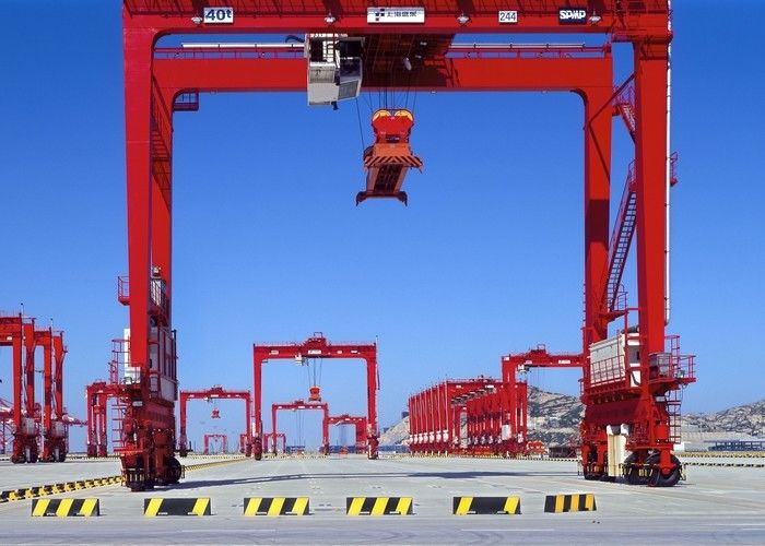 Rail Mounted Quayside Container Lifting Crane , Port Container Handling ...